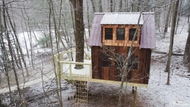 Winter Tree House Building Winter Tree House Building - Tree Top Builders